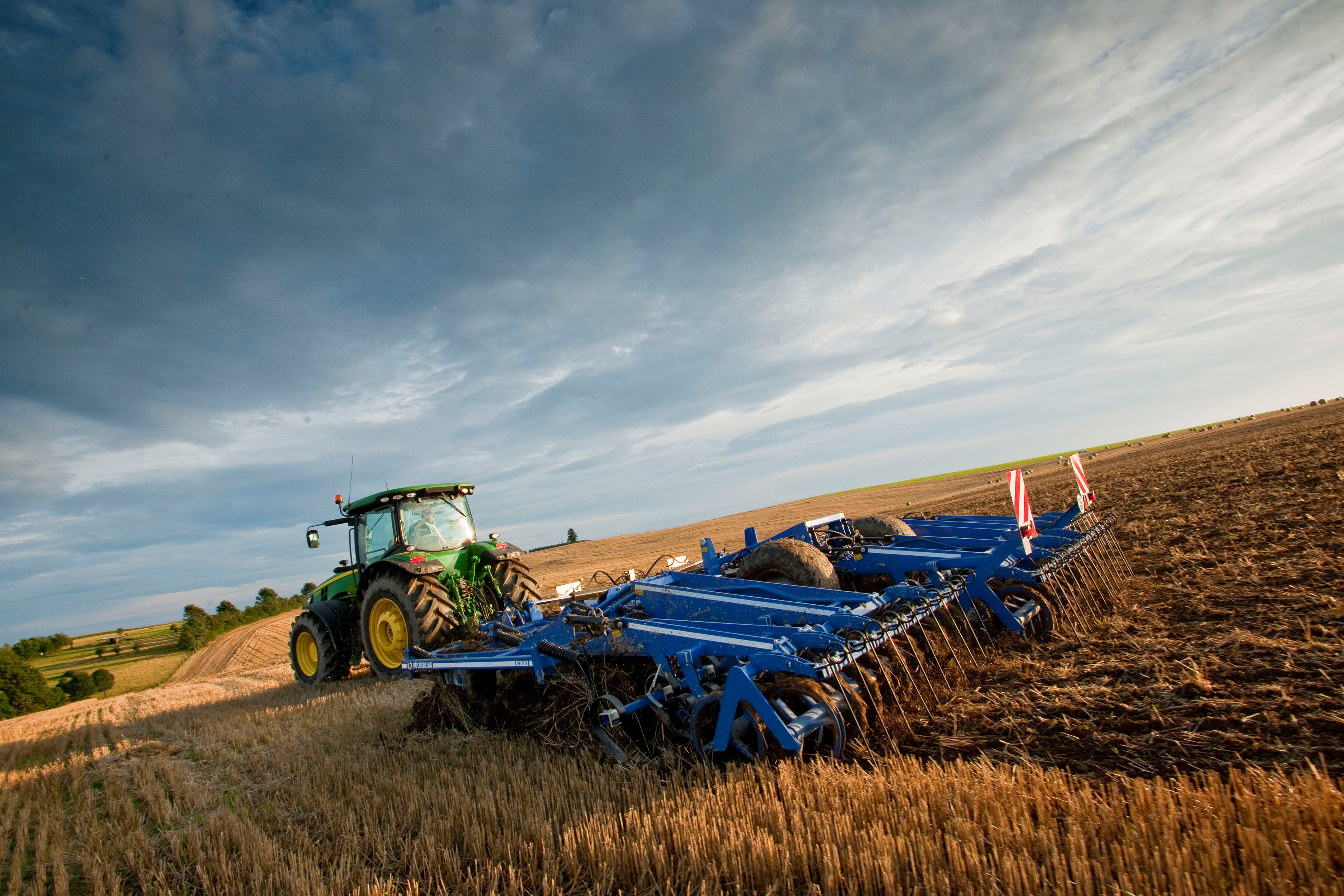 Köckerling Vector szántóföldi nehéz kultivátor - Talajművelő gépek ...