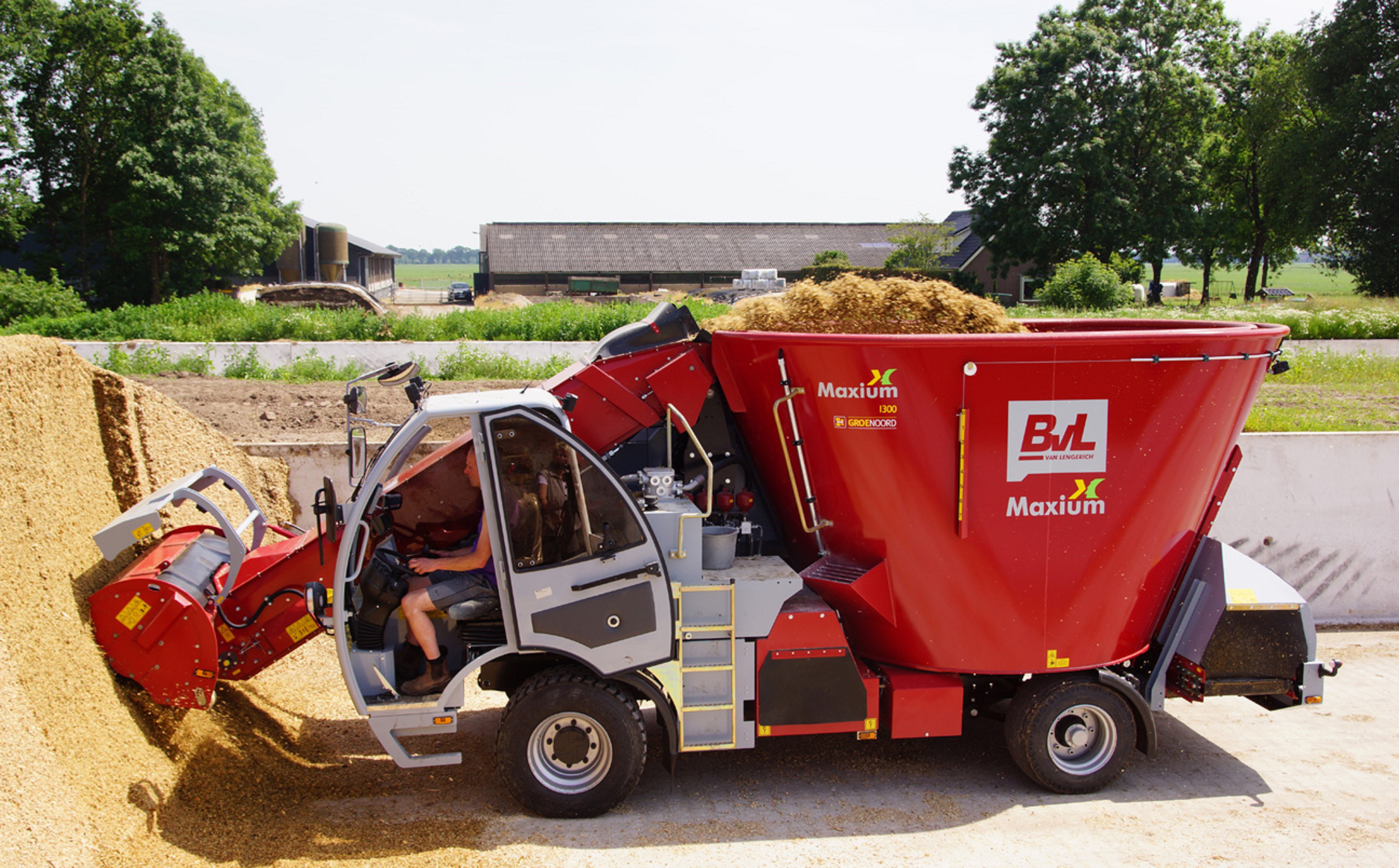 BVL állattenyésztés gépei - Szálastakarmányozás gépei - KITE Zrt.