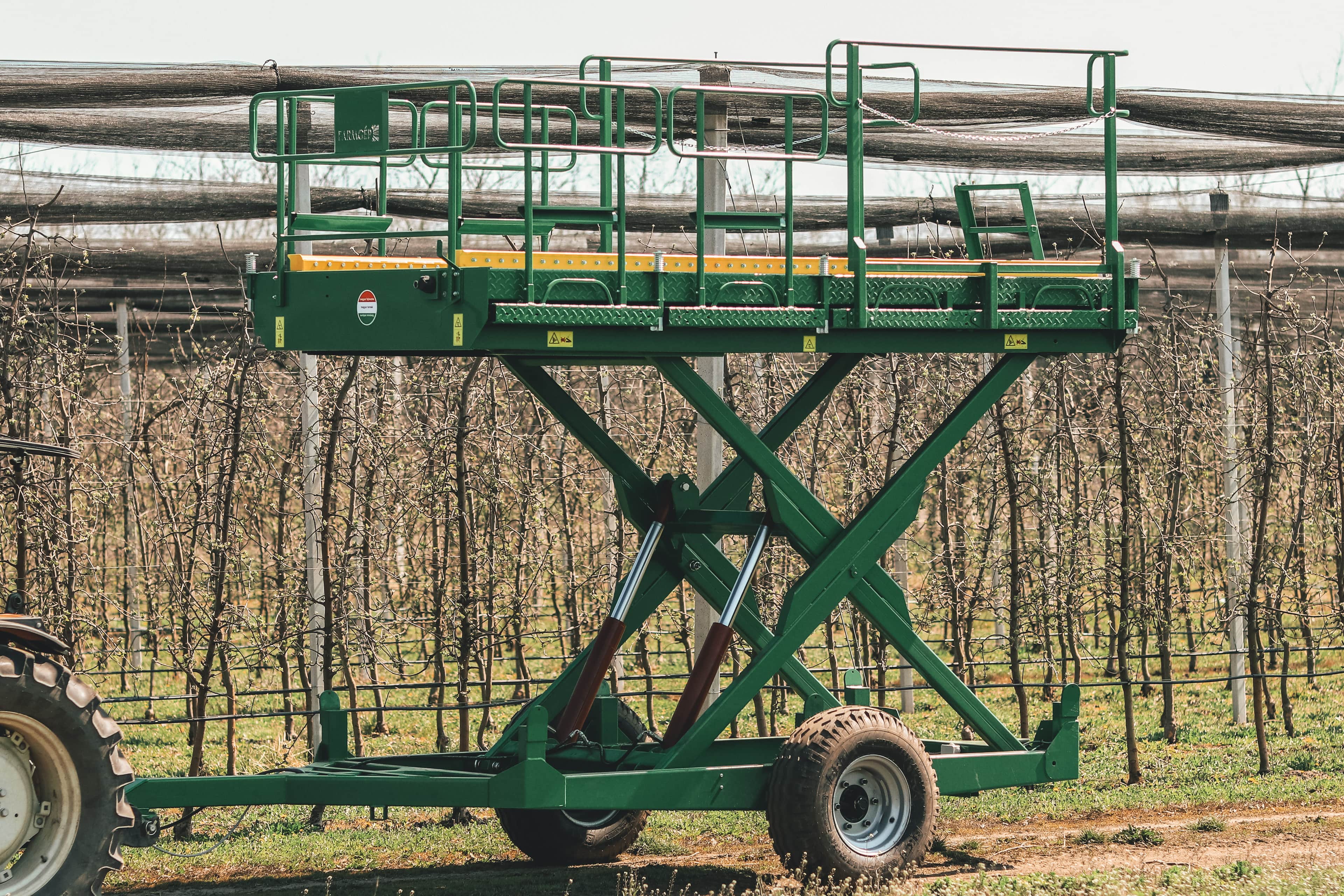 Kertitox Atlas vontatott gyümölcsszedő platform - Gyümölcs - KITE Zrt.